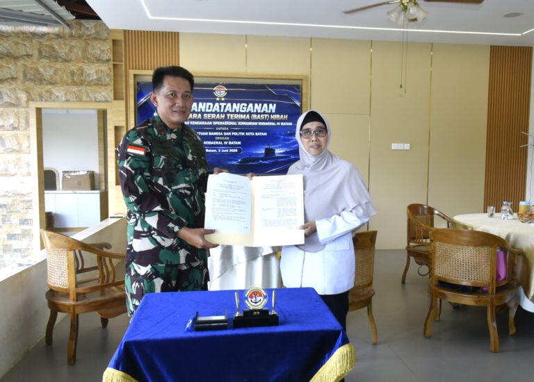 Kesbangpol Kota Batam dan Kodaeral IV Batam Tandatangani NPHD Addendum ...
